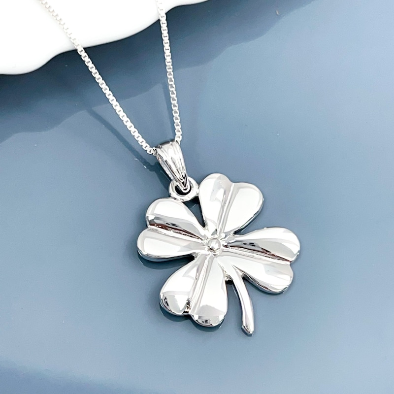 Clover Necklace - Etsy