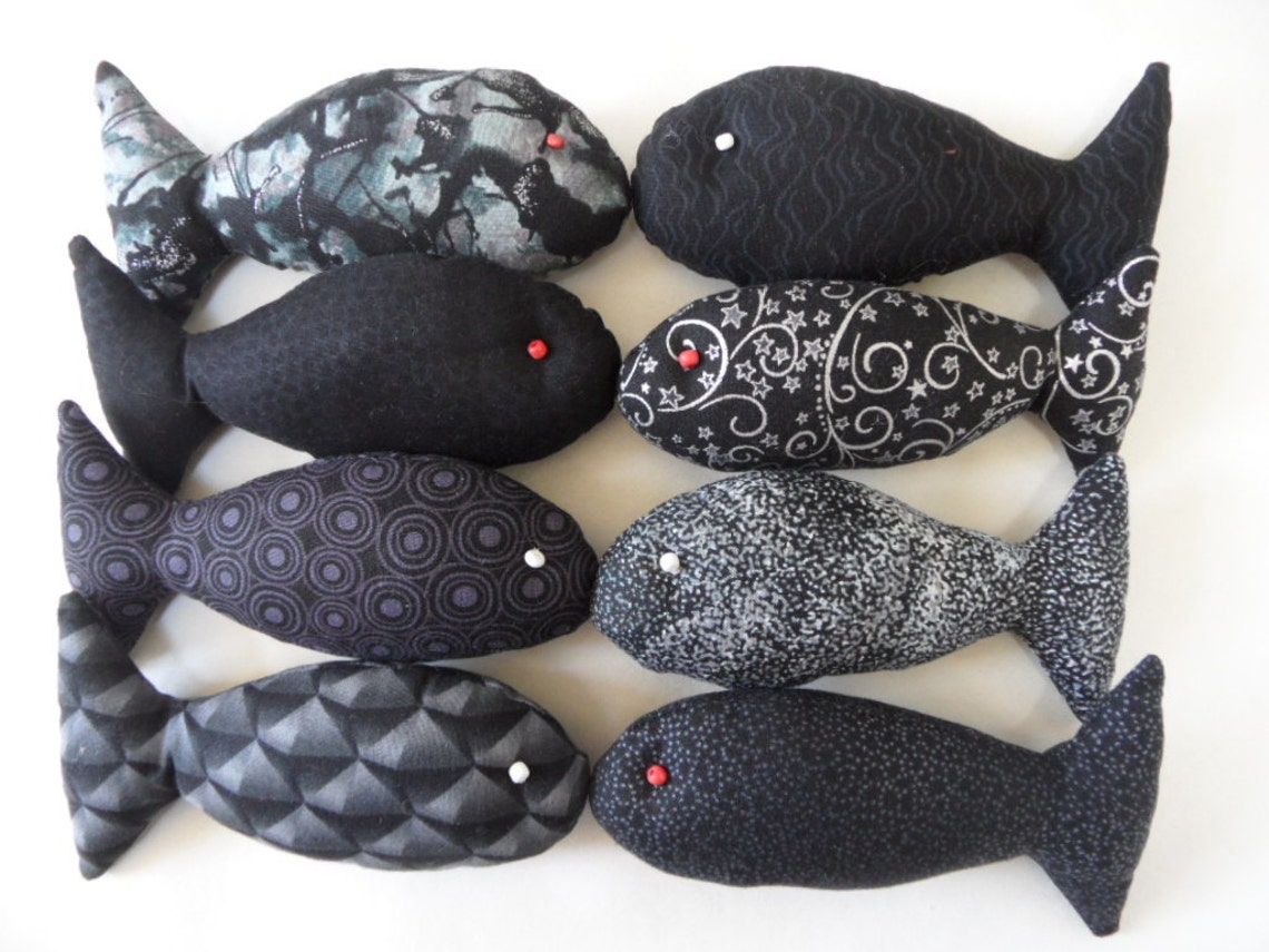 BAD ASS FISH Little Padded Fish Kit to Make Into a Garland, Novelty ...