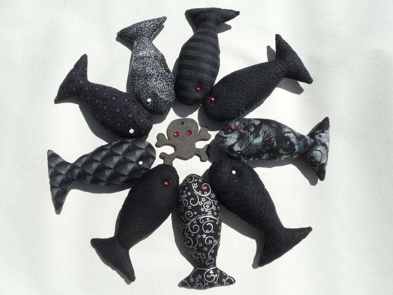 BAD ASS FISH Little Padded Fish Kit to Make Into a Garland, Novelty ...