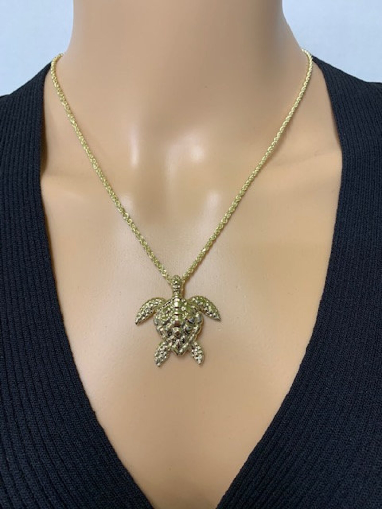 14k Solid Gold Turtle Pendant. Sea Life Pendant. - Etsy