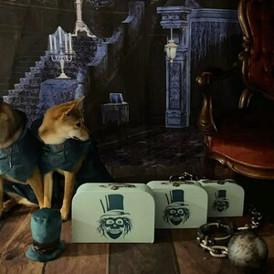 Haunted Mansion Hatbox Ghost Decal | Hatbox Ghost Decal | Disney Haunted Manxion Sticker ...