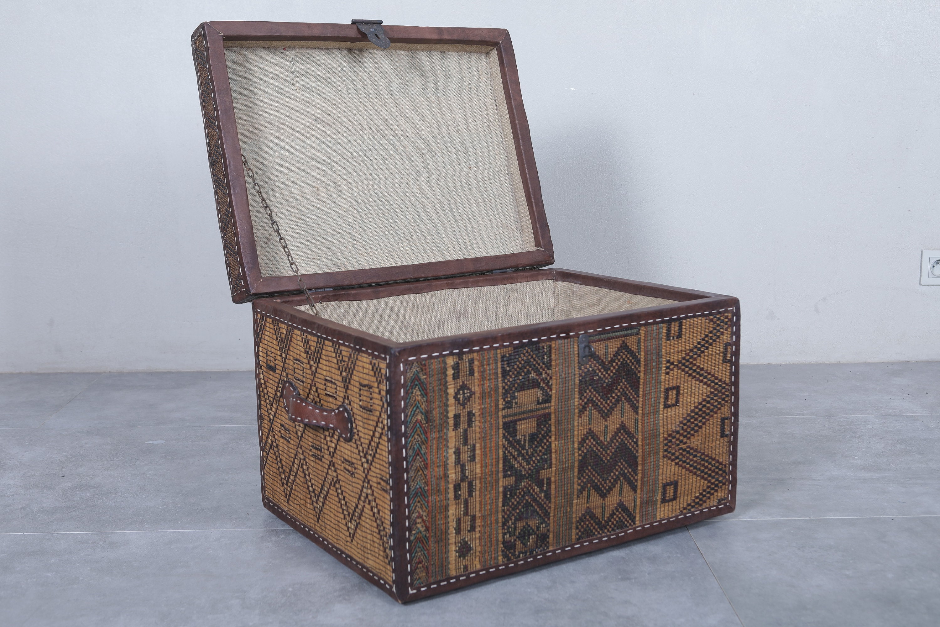 Vintage Tuareg Reed Chest – Handwoven African Storage Trunk - Boho ...