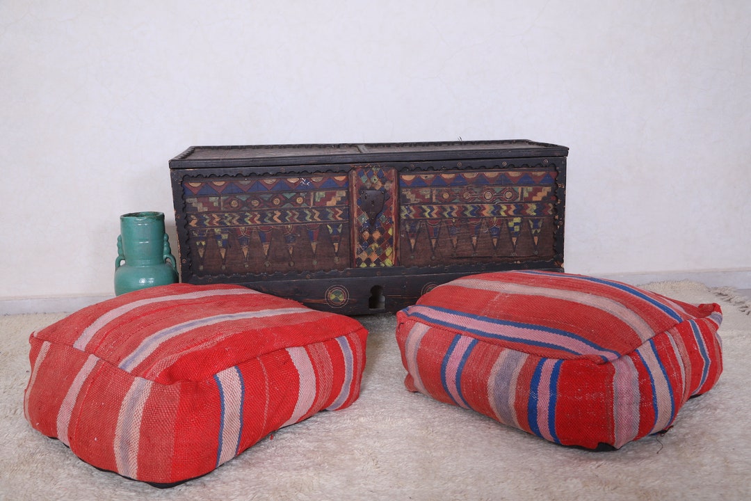 Ethnic Pouf With Bold Moroccan Patterns - Handmade 24x24 Inch Kilim ...