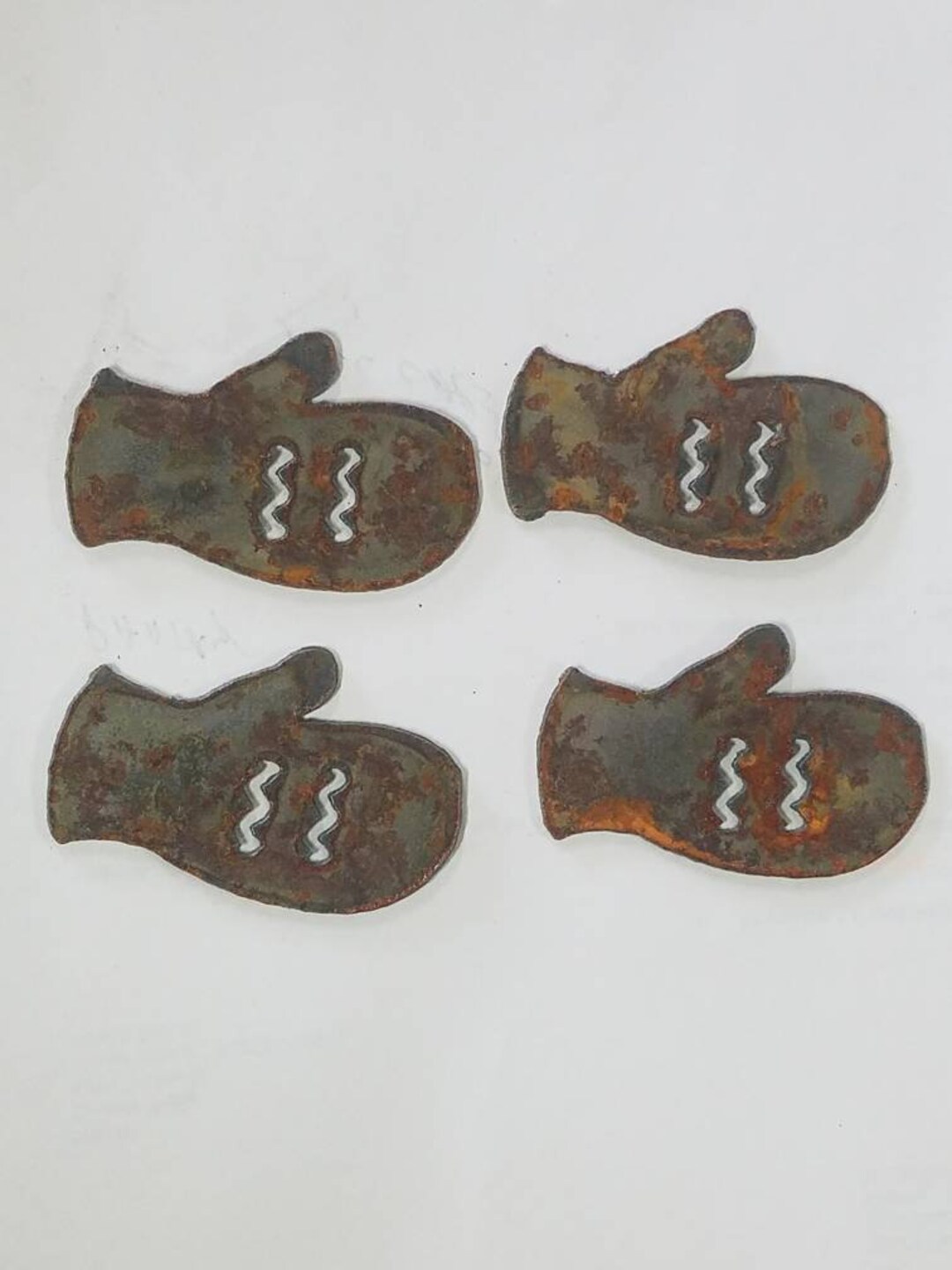 Lot Set of 4 Mitten Glove Shapes 3 Inch Rough Rusty Metal Steel Wall ...