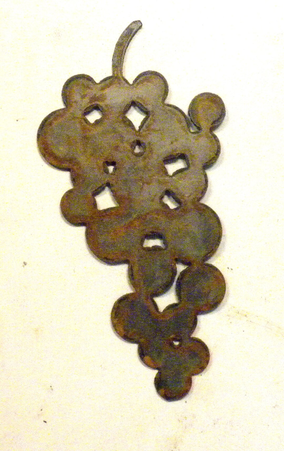 6 Inch Grape Bunch Wine Garden Rusty Vintage Antique-y Metal Steel Wall ...