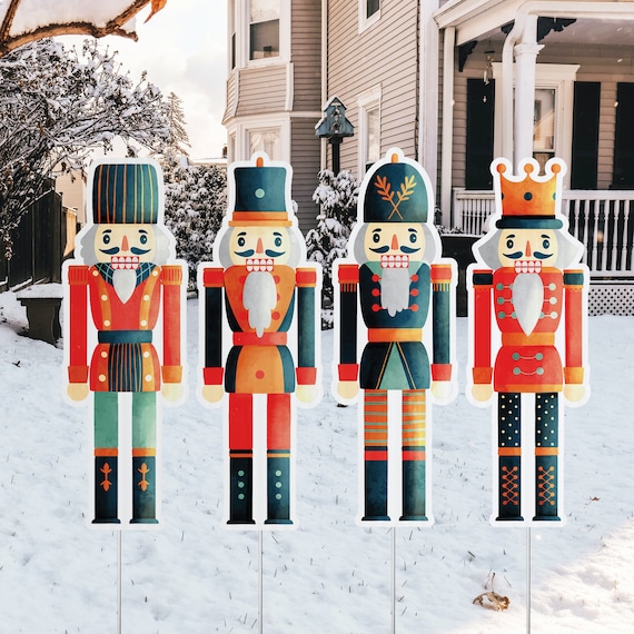 Outdoor Christmas Decorations - Nutcracker - Christmas Decorations ...