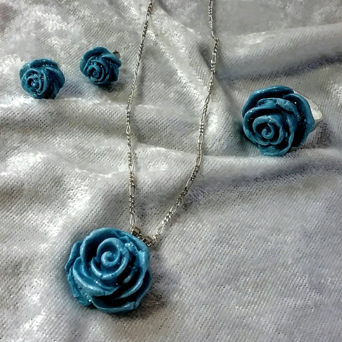 Elsa's Magic Roses: a set of glittery pearlescent blue | Etsy