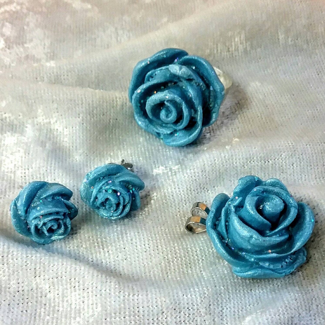 Elsa's Magic Roses: a Set of Glittery Pearlescent Blue Roses for the ...