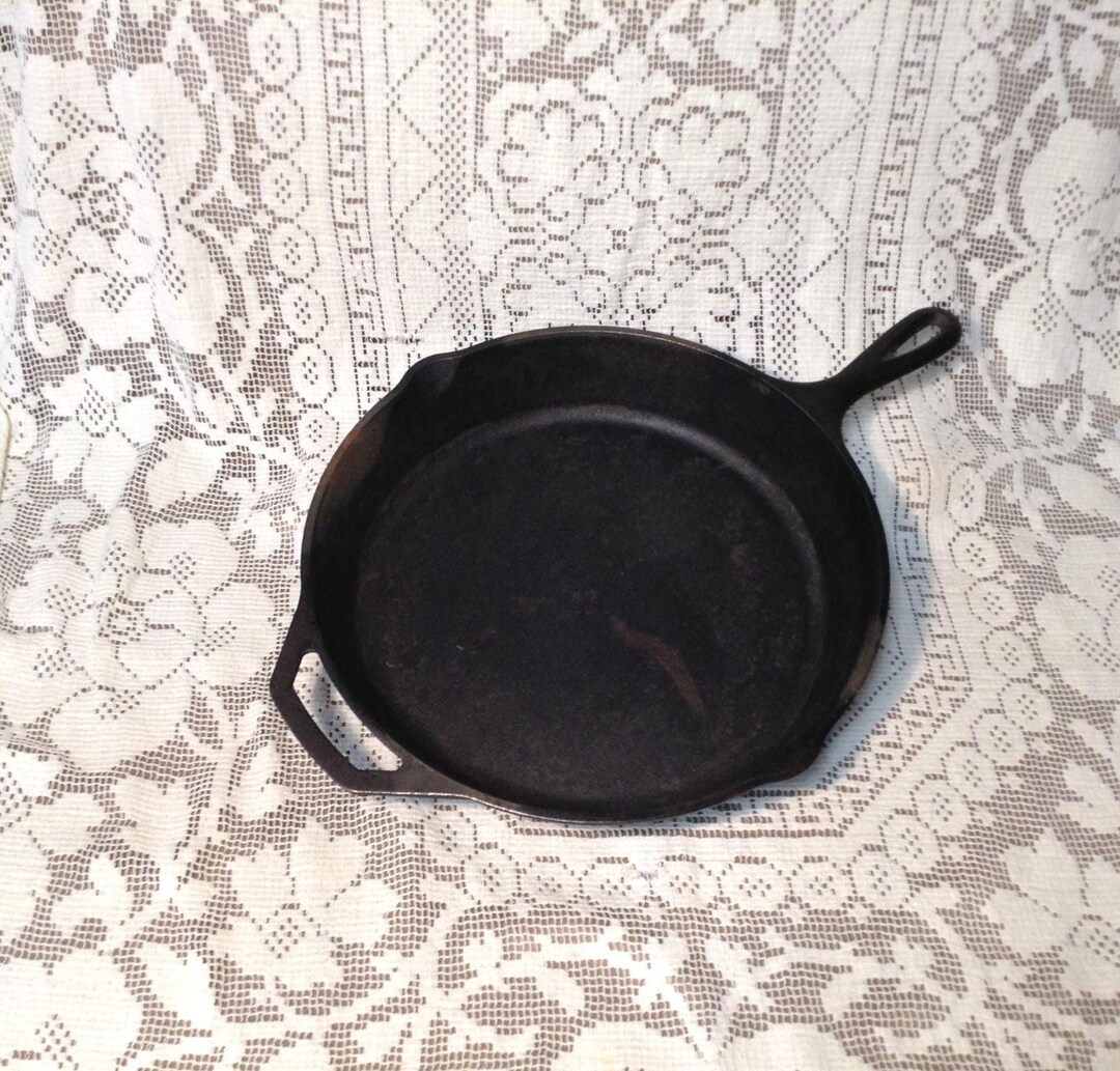 Vintage Cast Iron Skillet - Large Unmarked Cast Iron - Marked Lodge USA ...