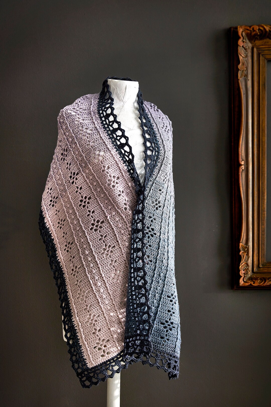 Lisa's Wrap Out of the Book Gallery - Crochet Pattern - Etsy