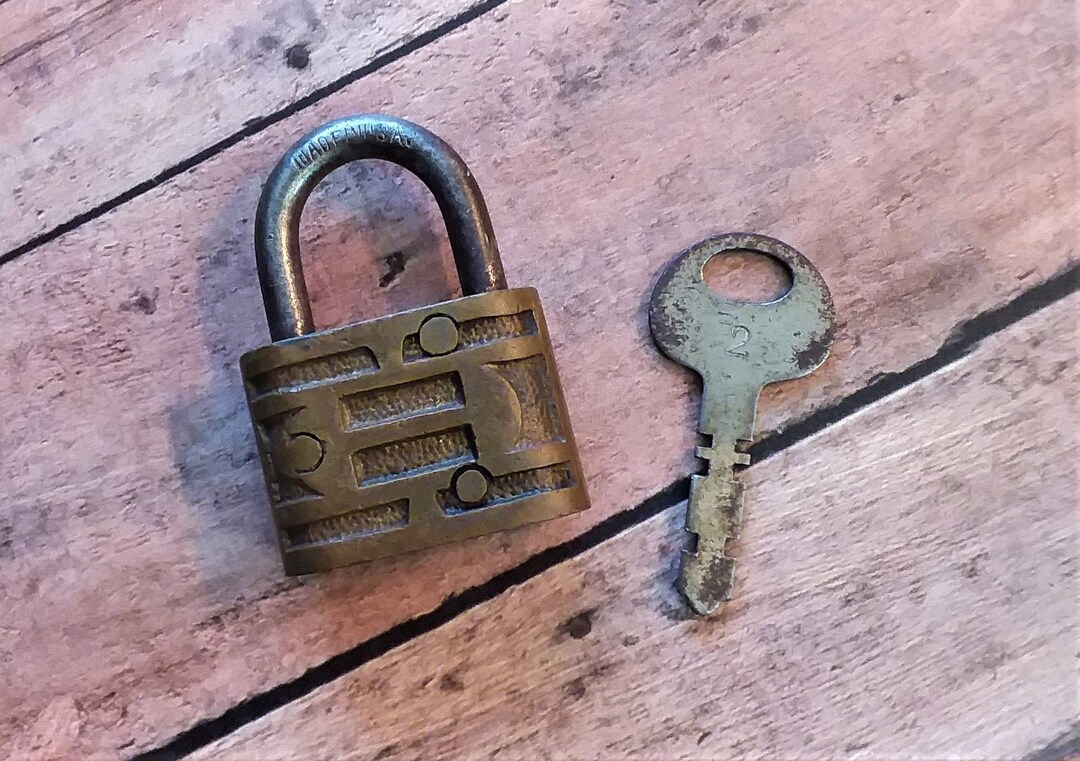 Cool Vintage Art Deco Lock and Key. Fun and Functional Brass Padlock ...