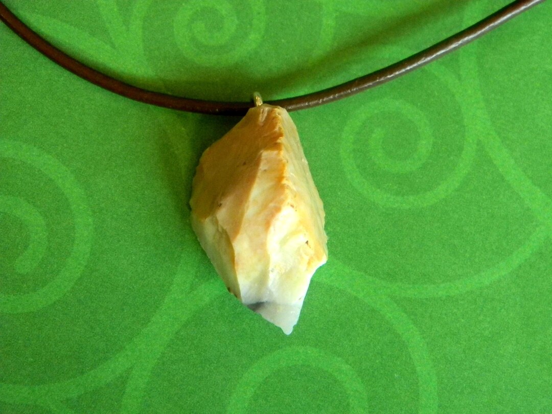 Beautiful Crystal Point Awl Artifact Pendant. Native American Origin ...