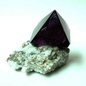 Mesmerizing Chrome Alum Crystal. Does Not Exist in Nature. Unique Grade ...