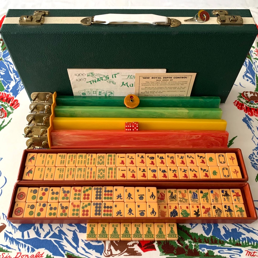 Iconic 60s Vintage Royal Depth Control Mah Jongg Set 160 Gorgeous ...