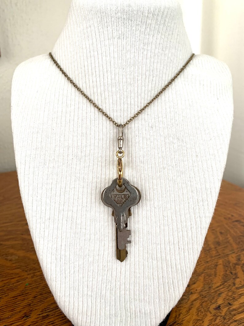 Vintage Key Collage Necklace a Mixed Metals Melange, YALE JUNIOR - Etsy