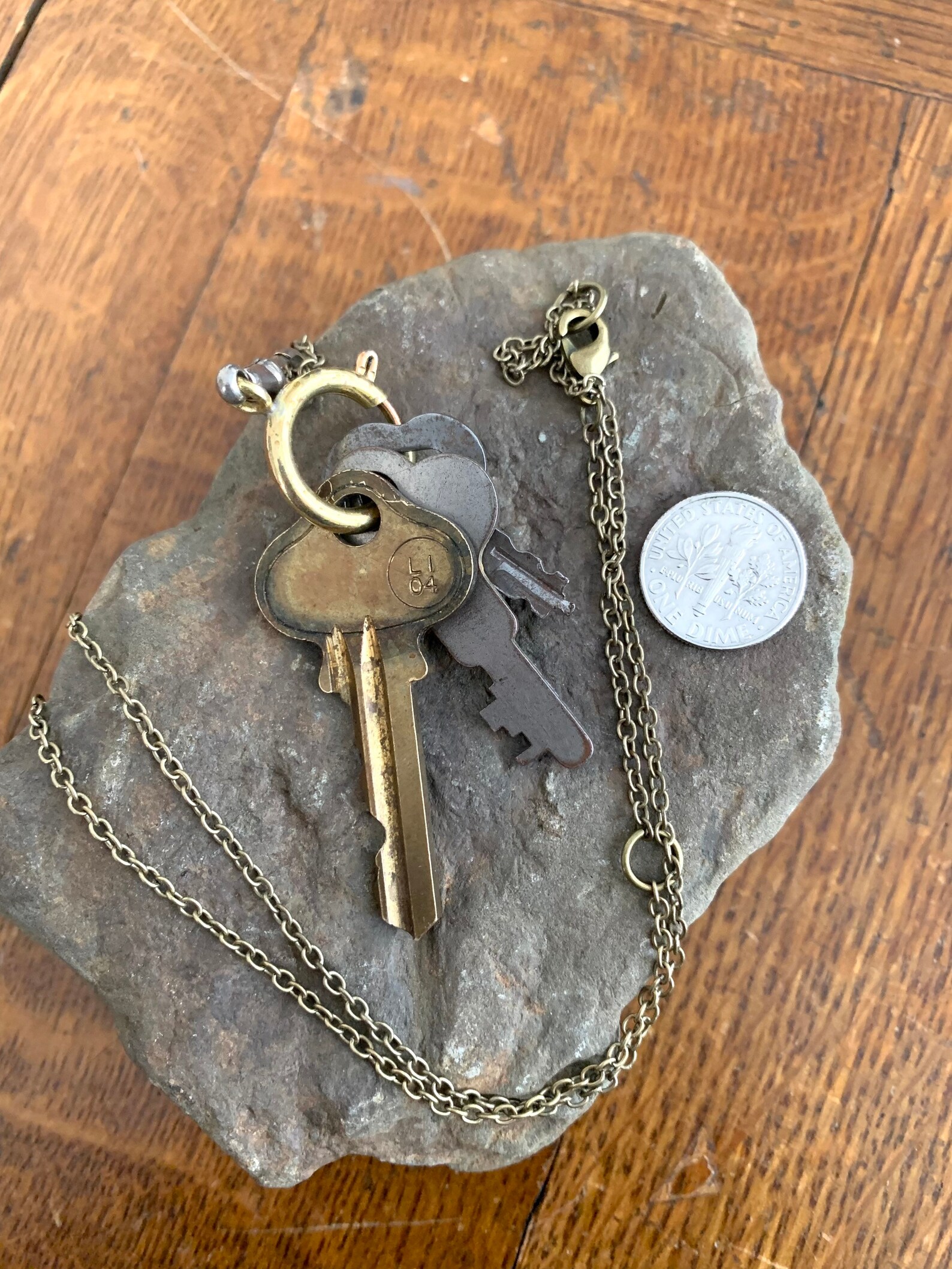 Vintage Key Collage Necklace a Mixed Metals Melange, YALE JUNIOR - Etsy