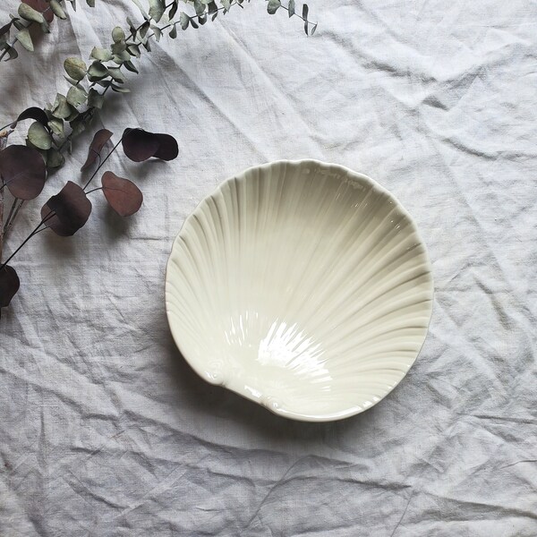 Pottery Shell Bowl - Etsy