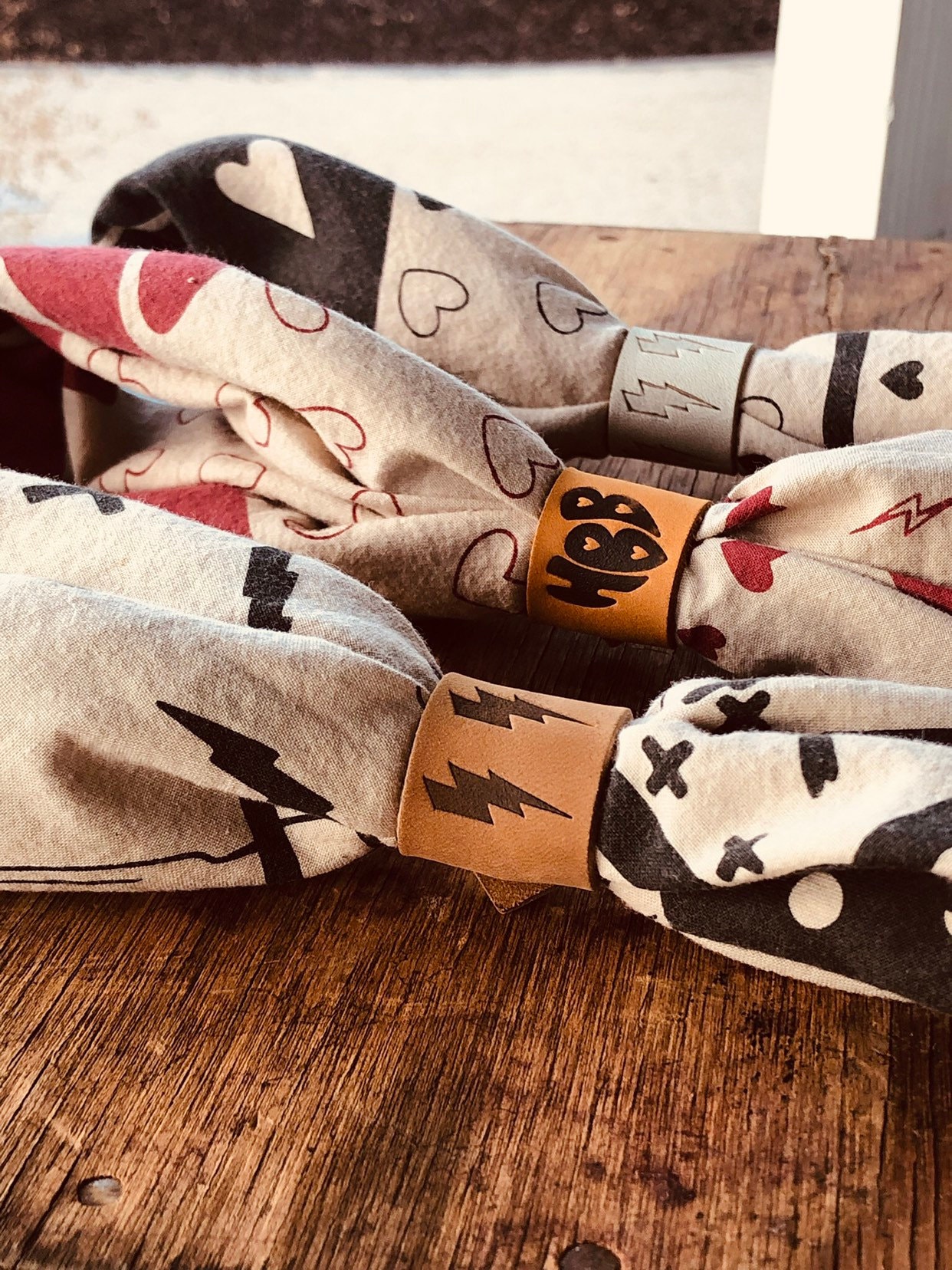 BOLT BANDANA SLIDE - Etsy