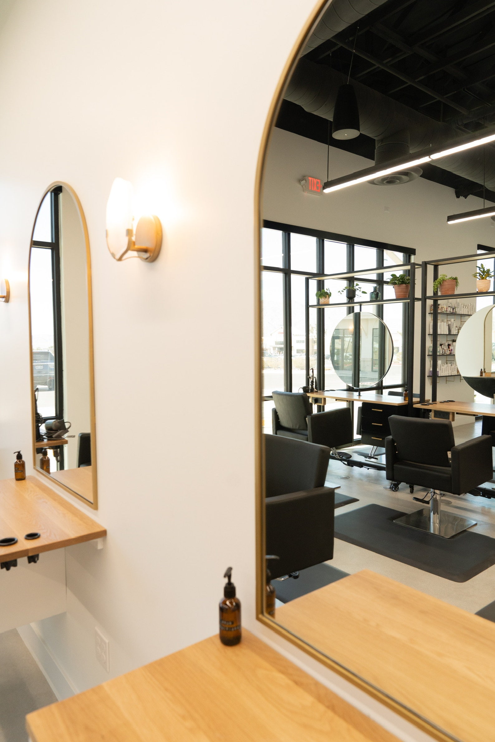 Custom Handmade Bespoke Salon Styling Station Salon Stylist Work ...