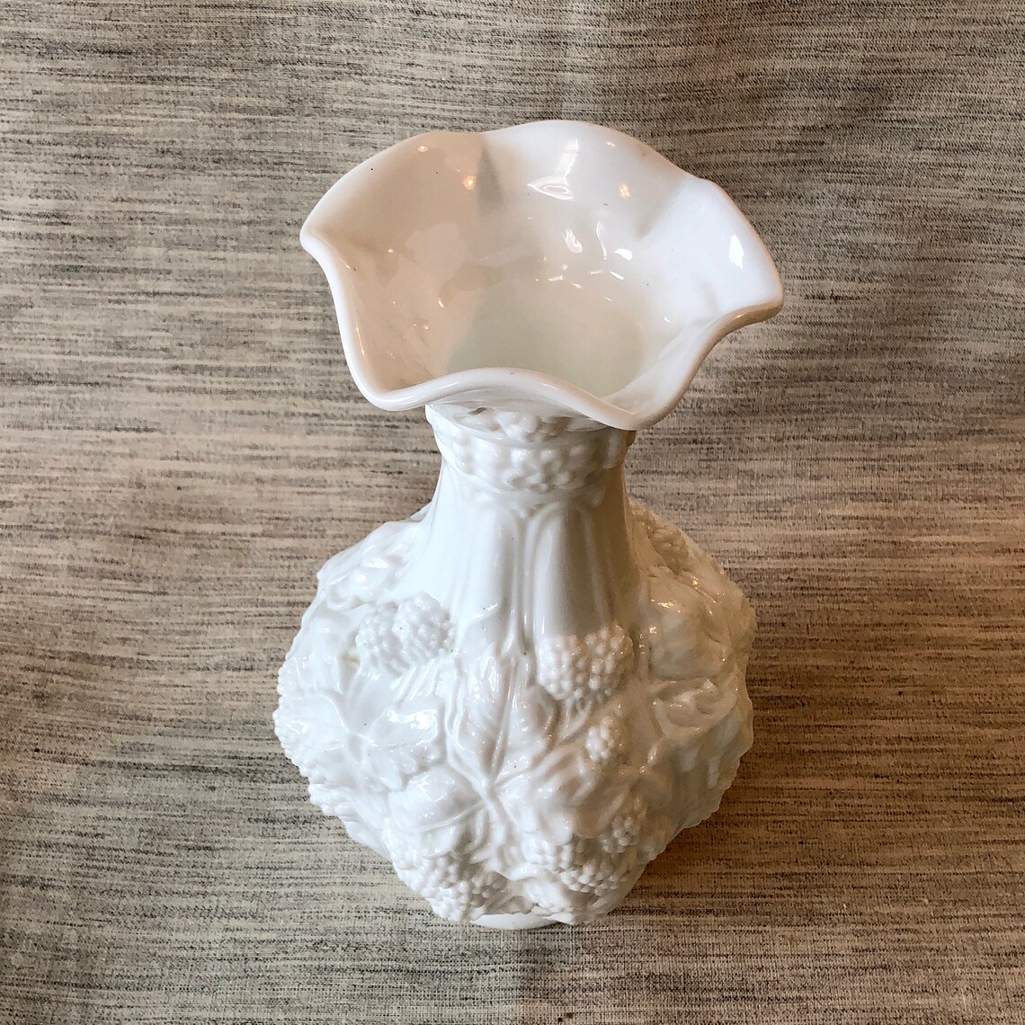 Vintage Milk Glass Blackberry/ Loganberry Vase - Etsy