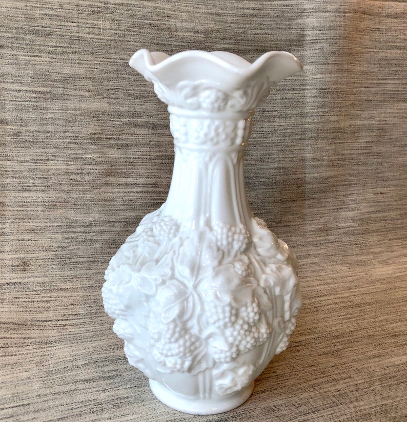 Vintage Milk Glass Blackberry/ Loganberry Vase - Etsy
