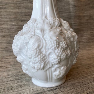 Vintage Milk Glass Blackberry/ Loganberry Vase - Etsy