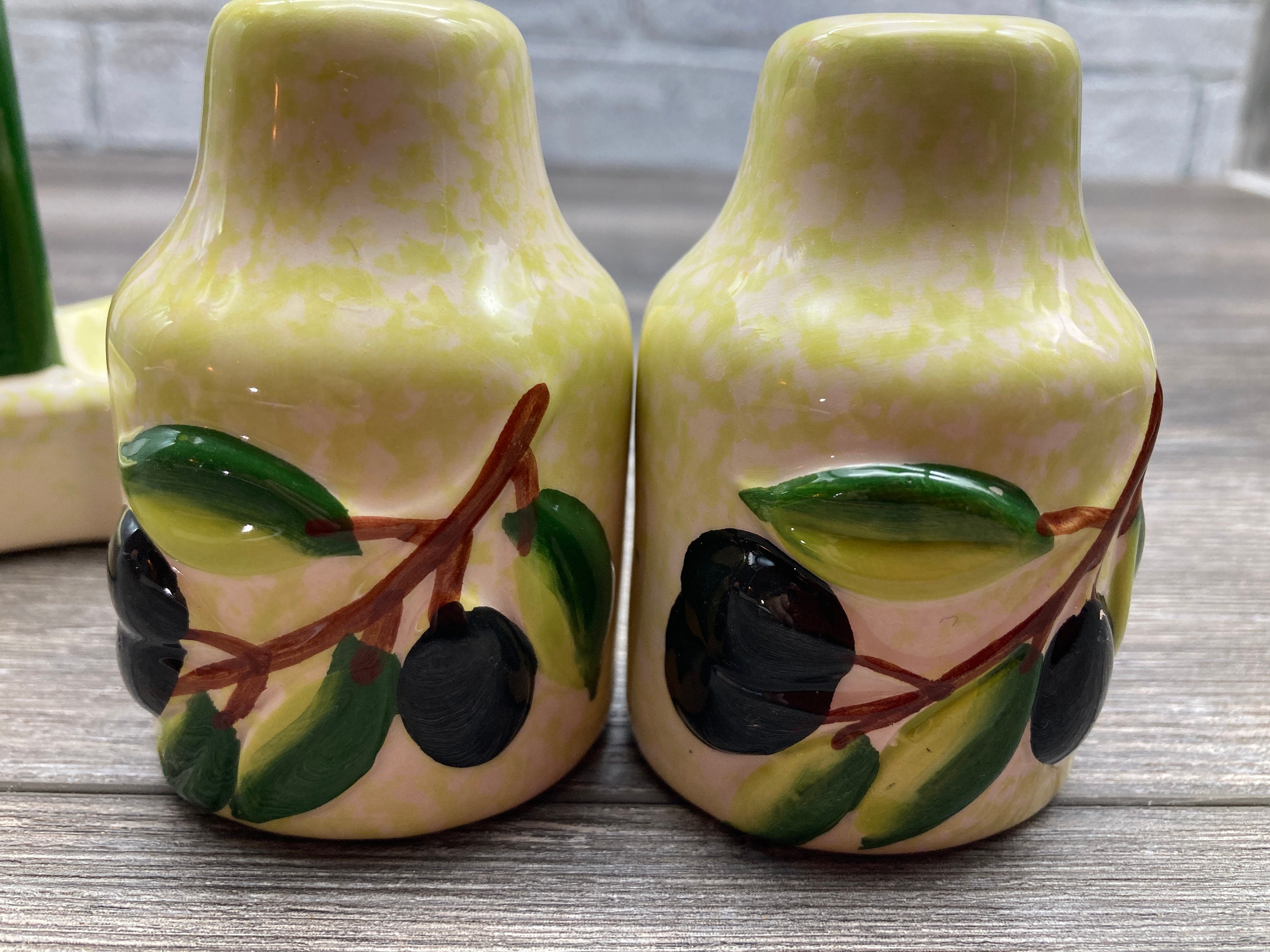 Dining & Serving Kitchen & Dining Ceramic Salt and Pepper Shakers With ...