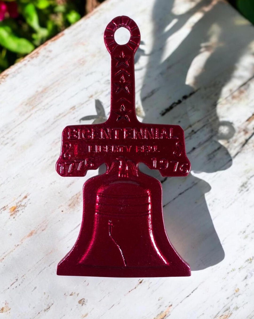 1976 Bicentennial Liberty Bell Cast Iron Trivet: Apple Red Vintage ...