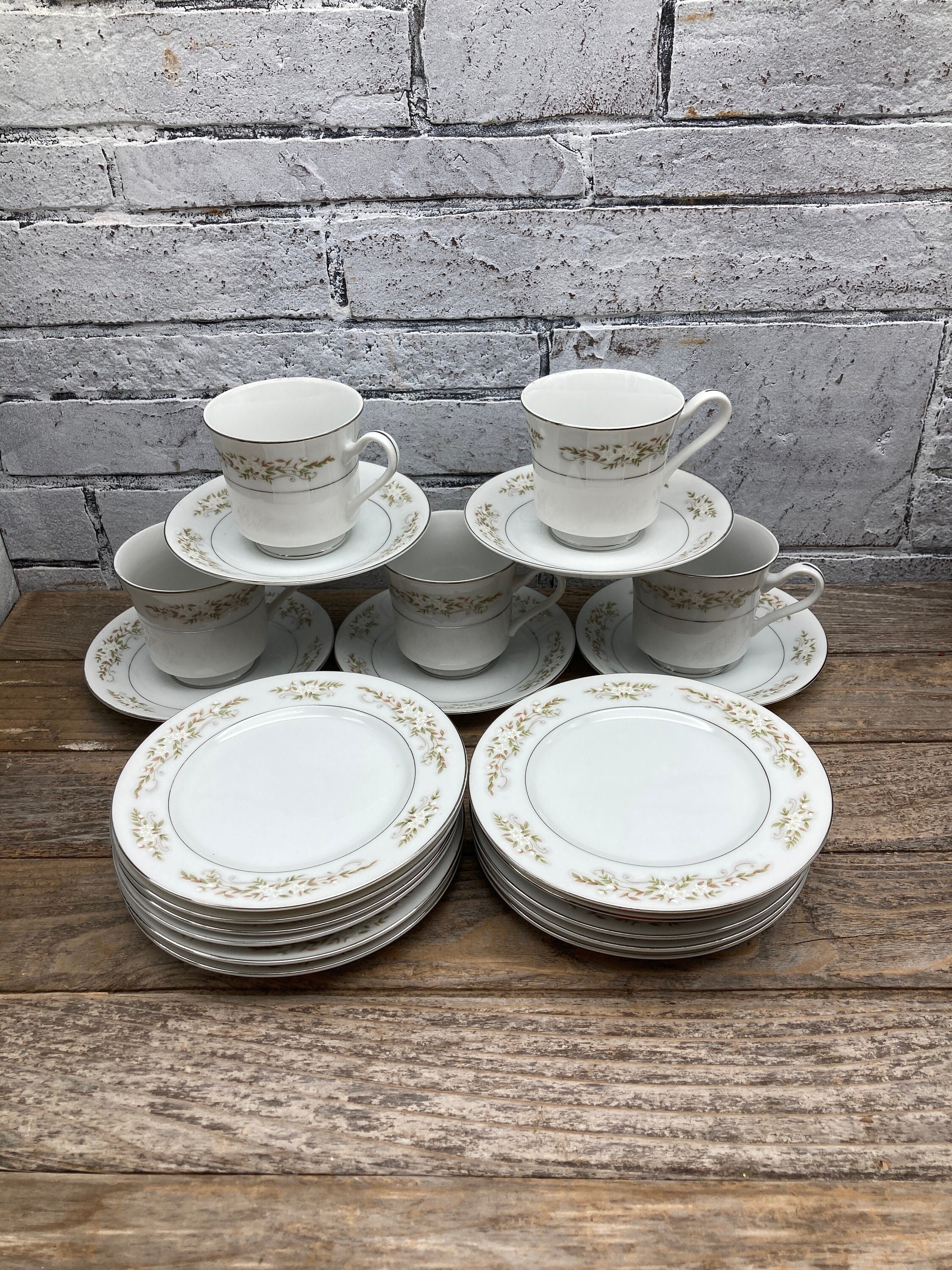 International Silver Company springtime Pattern - Etsy UK