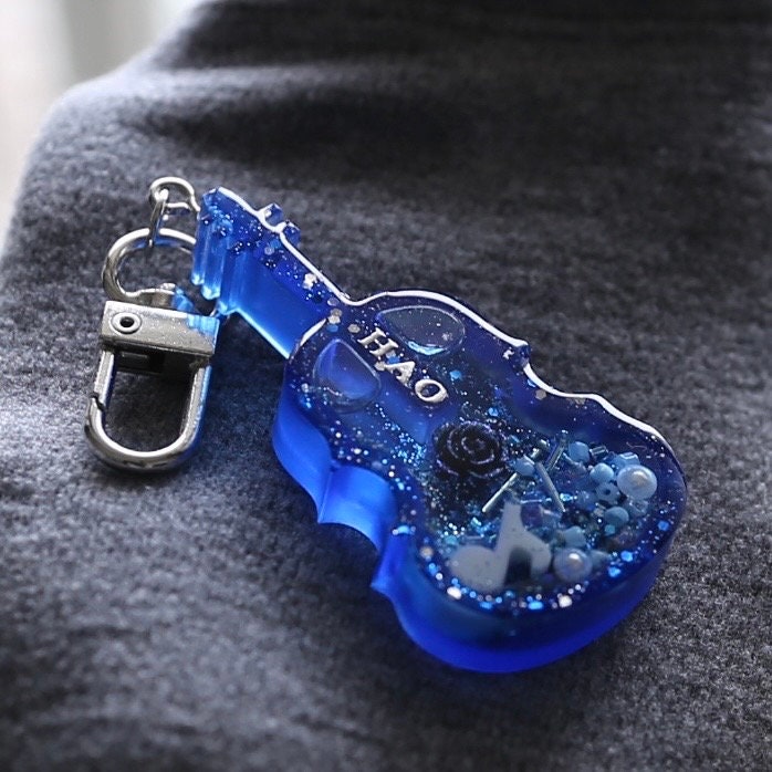 Handmade ZB1 zhang Hao Inspired Violin Keychain Shaker with Oil - Etsy