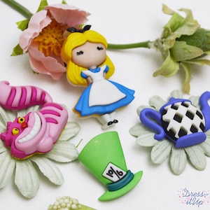 ALICE IN WONDERLAND Buttons - Etsy