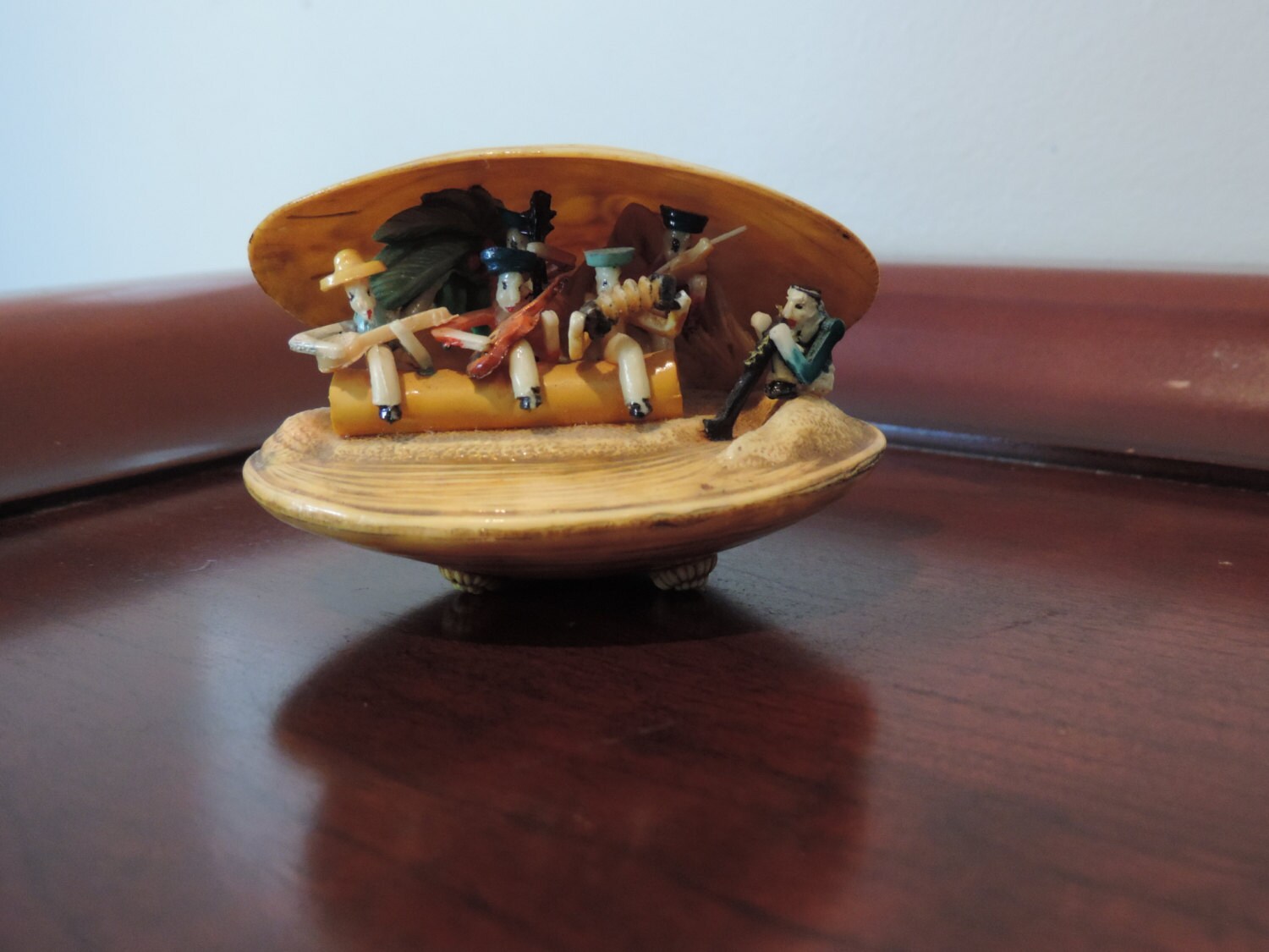 Gorgeous Diorama Clam Shell 'the Band' Vintage - Etsy