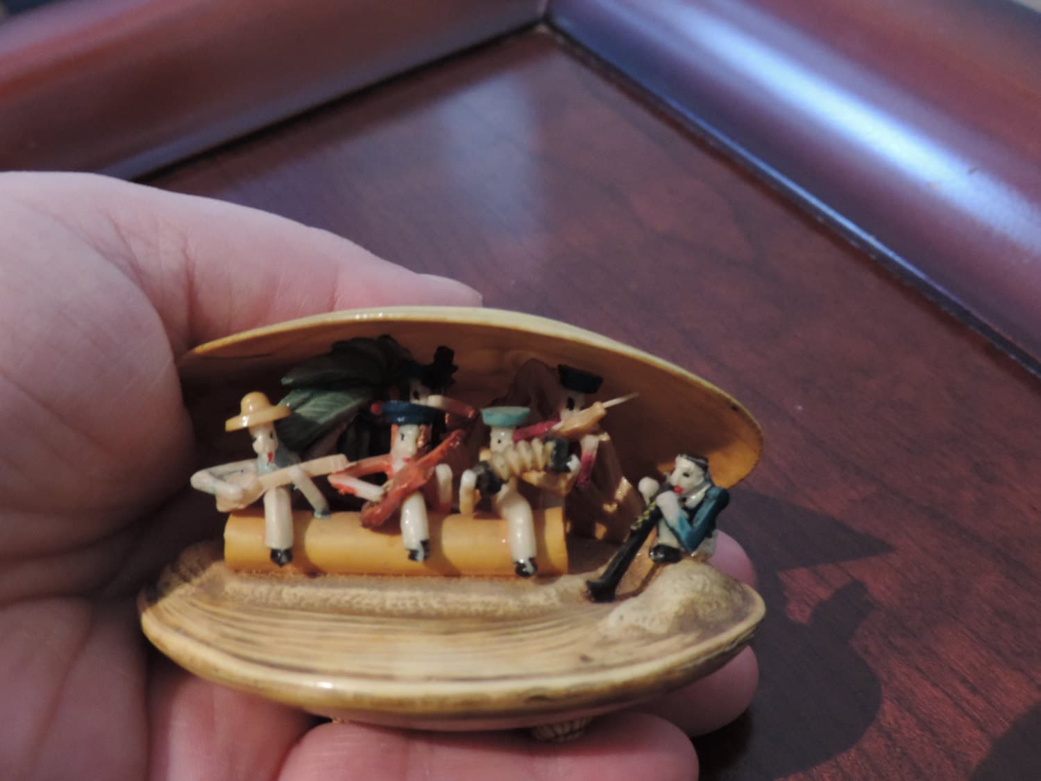 Gorgeous Diorama Clam Shell 'the Band' Vintage - Etsy