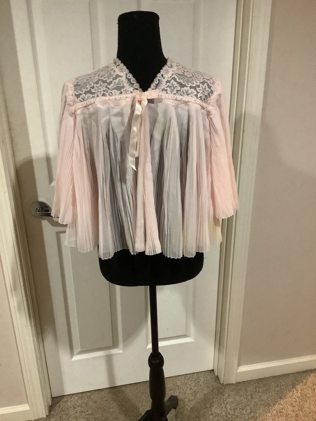 Vintage Pale Pink Pleated Caplet Robe Micro Pleated Bed Jacket Swing ...