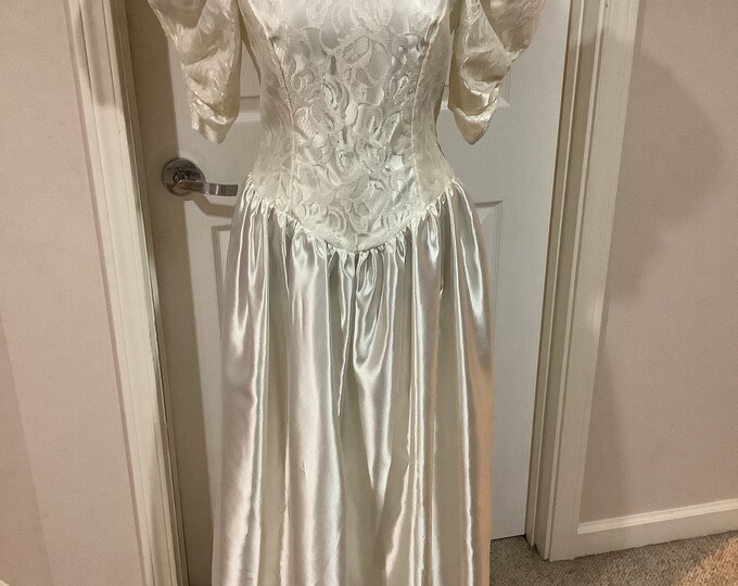Vintage 80s Michele Vincent Cream Off White Huge Puff Sleeve Lace Satin