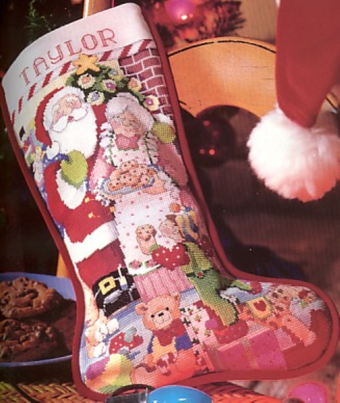 Christmas Cross Stitch Patterns for Your Christmas Decor & Stockings ...