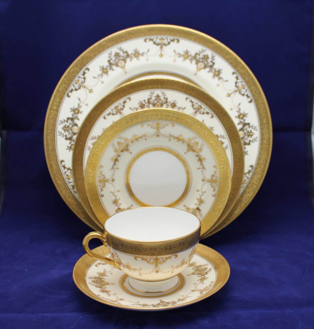 40 Pc Minton Riverton Raised Gold Dinner Set for 8 English Bone China ...