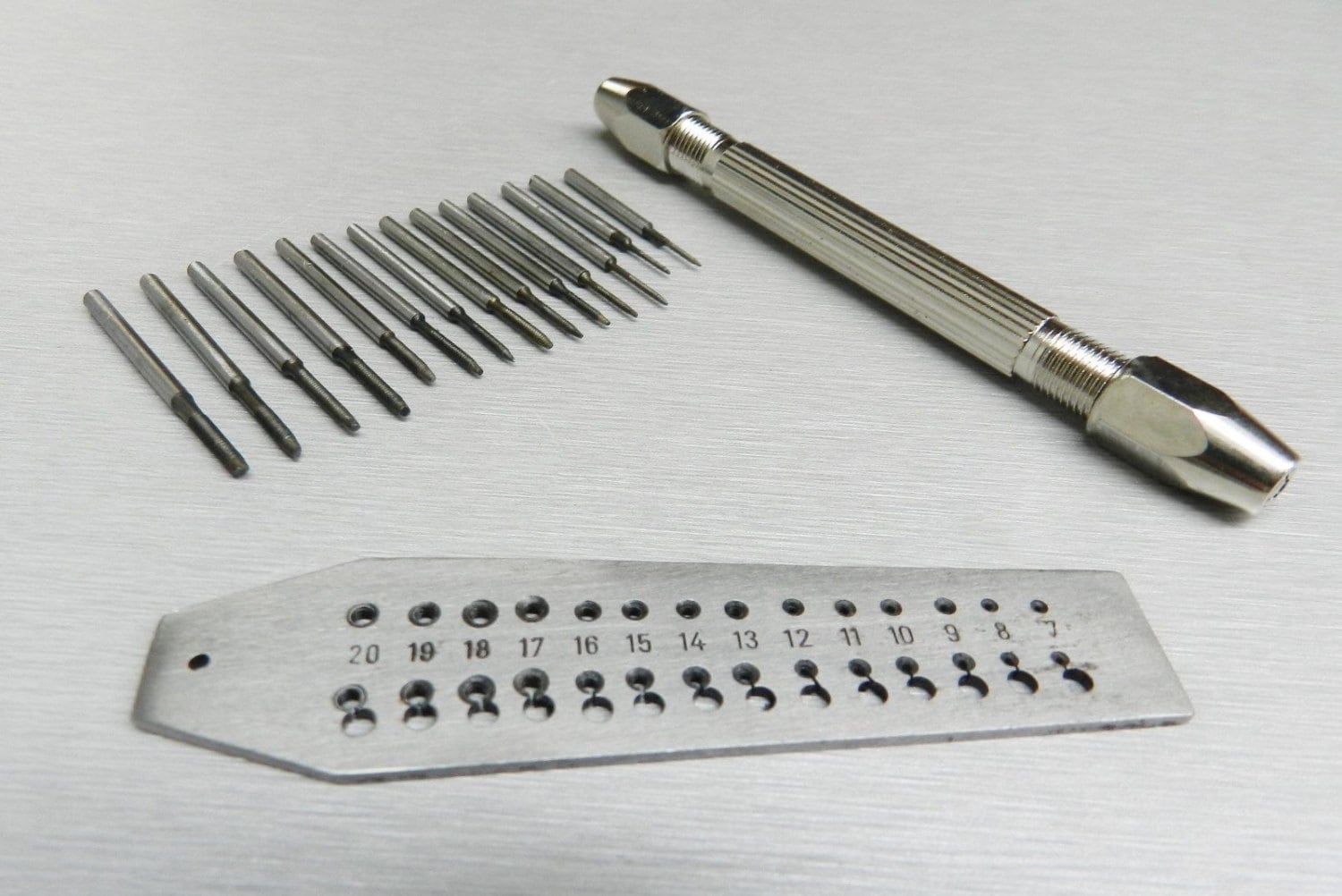 Mini Tap and Die Set 14 Taps SCREWPLATE & Pin Vise SET 0.7-2mm Jewelry ...