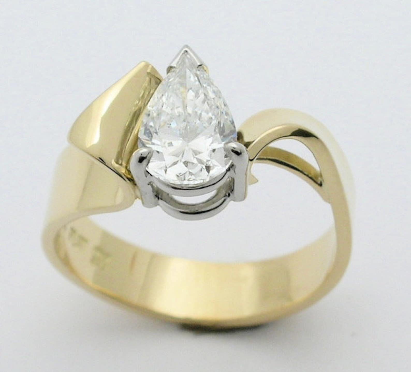 1/4 Carat Canadian Diamond Held in Hand Made 3 Claw Platinum Setting in ...