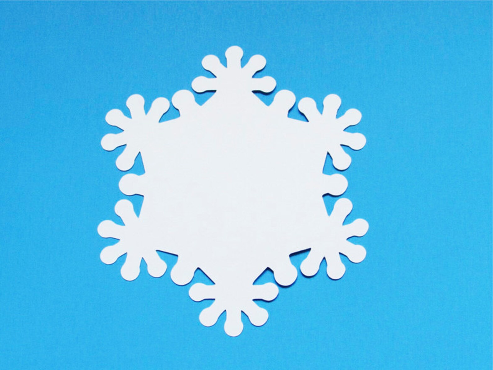 White Snowflakes/ 25 Snowflake Die Cuts / Cardstock Snowflake ...