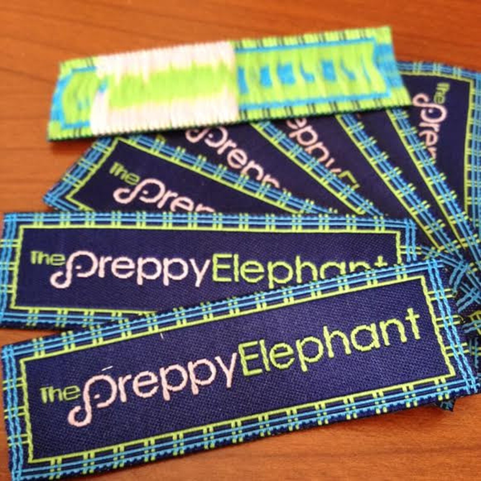 1000 Custom Woven Logo Labels USA - Etsy