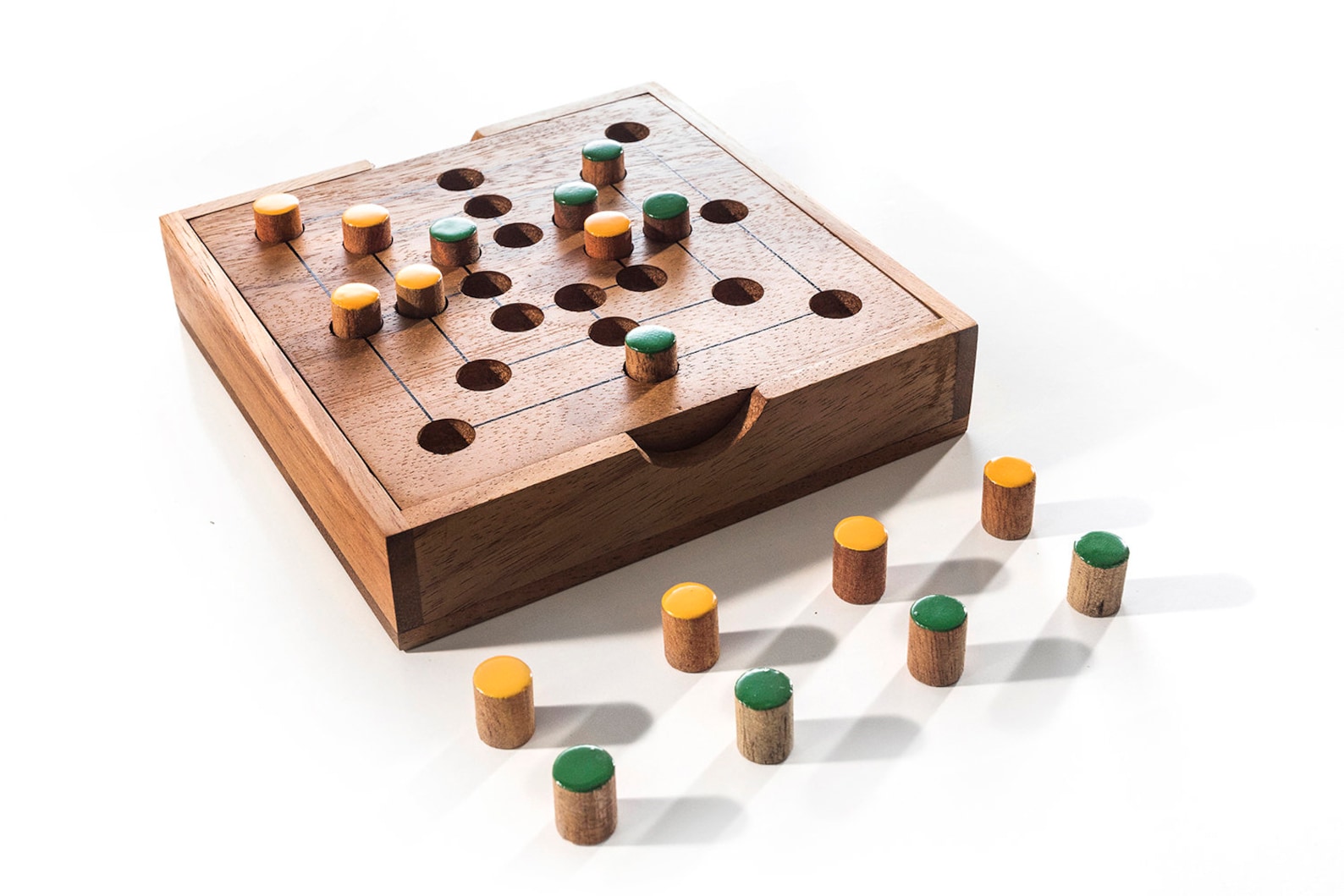 Nine Man Morris - Strategy Board Game for Two Players, Mill Strategy ...