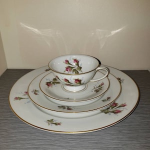 Beautiful Rosenthal Made in Selb Germany. Petal Lane Pattern. Set of 4 ...