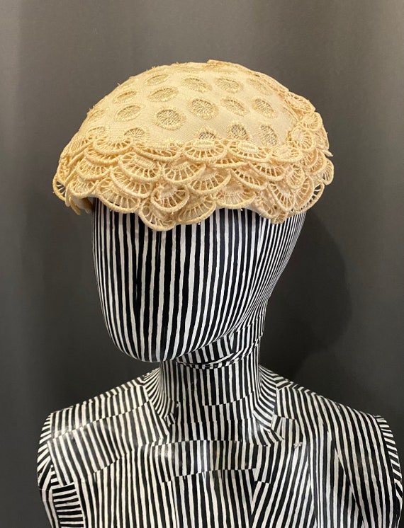 vintage fascinator ivory hat - Gem