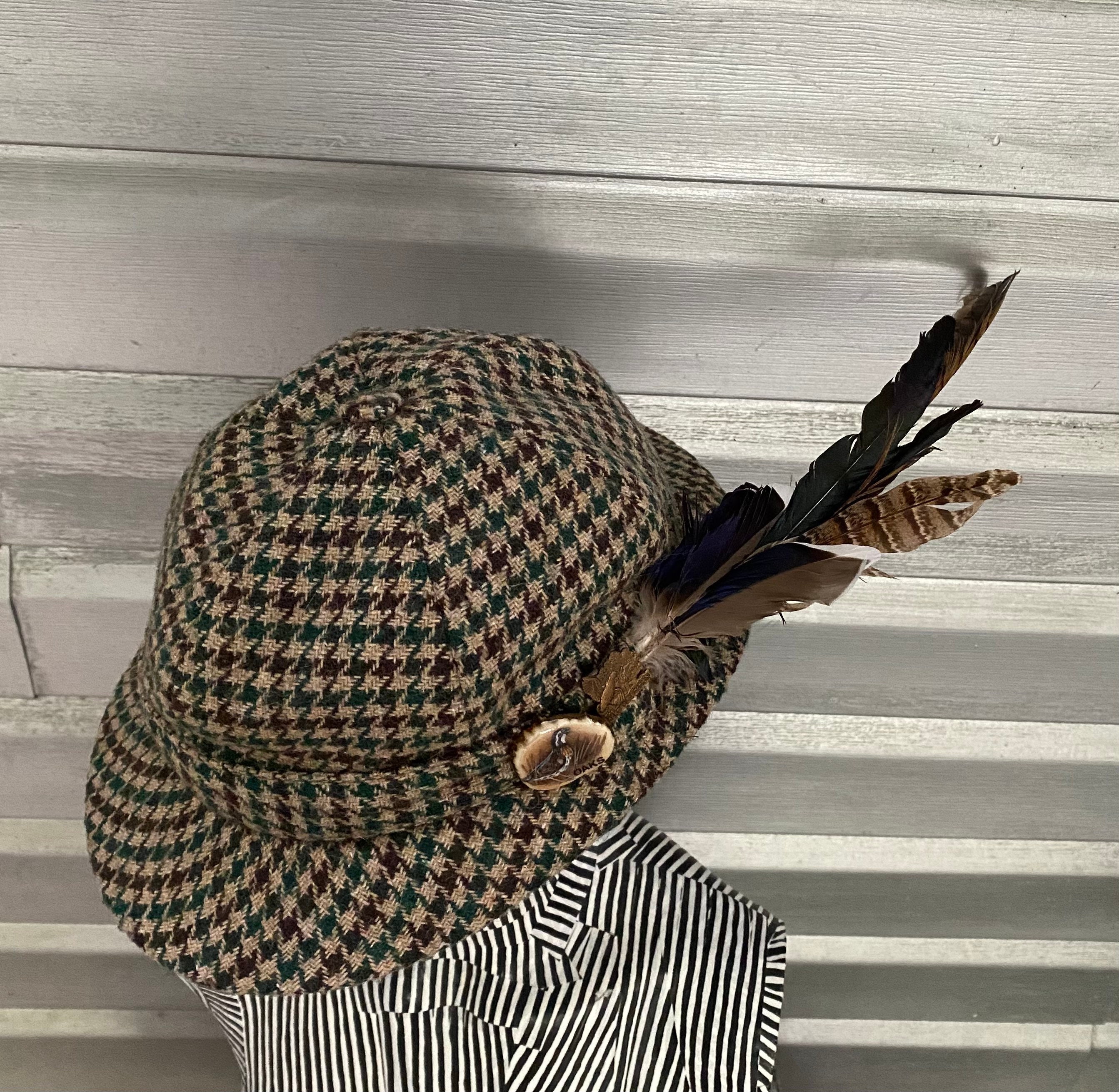 LINNEY Vintage Cloche Style Feather Green and Brown Houndstooth Print ...
