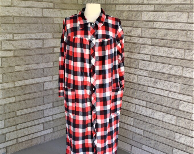 Vintage 1960s Red, White and Blue Check Flannel Snap Front Robe ...