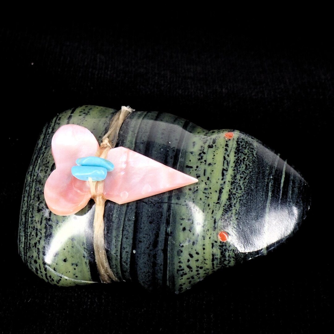 Zuni Frog Fetish: Ricolite Carving, Coral Eyes, Arrowhead Bundle - Etsy