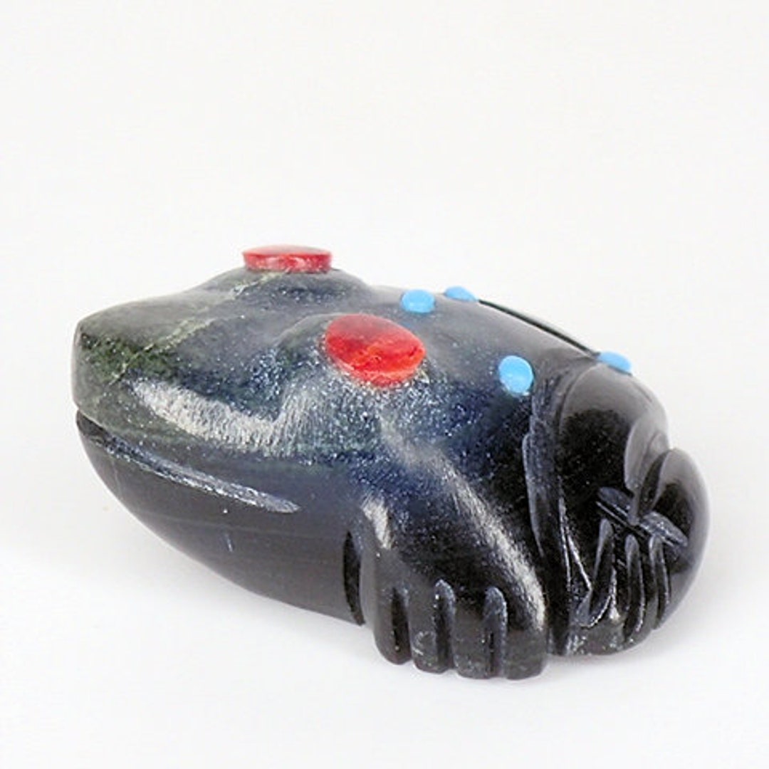 Zuni Fetishes Small Frog Fetish Carving Green Ricolite Coral Eyes ...