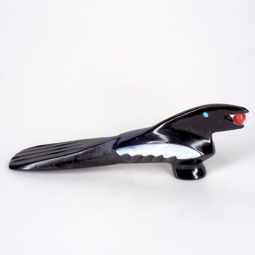 Zuni Fetishes Carving Magpie Bird Fetish With Red Berry by Calvert ...