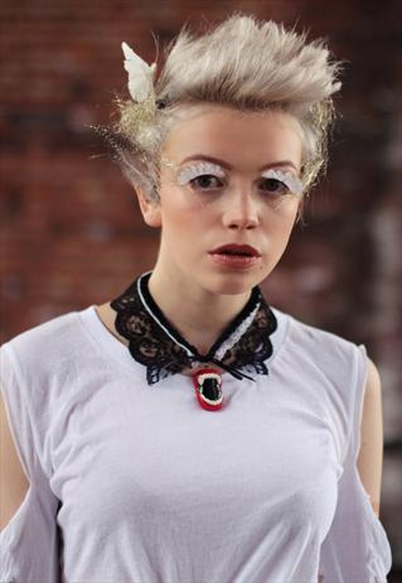 Knitted Collar With Pendant Designed by Sophie Ho for Pretty | Etsy